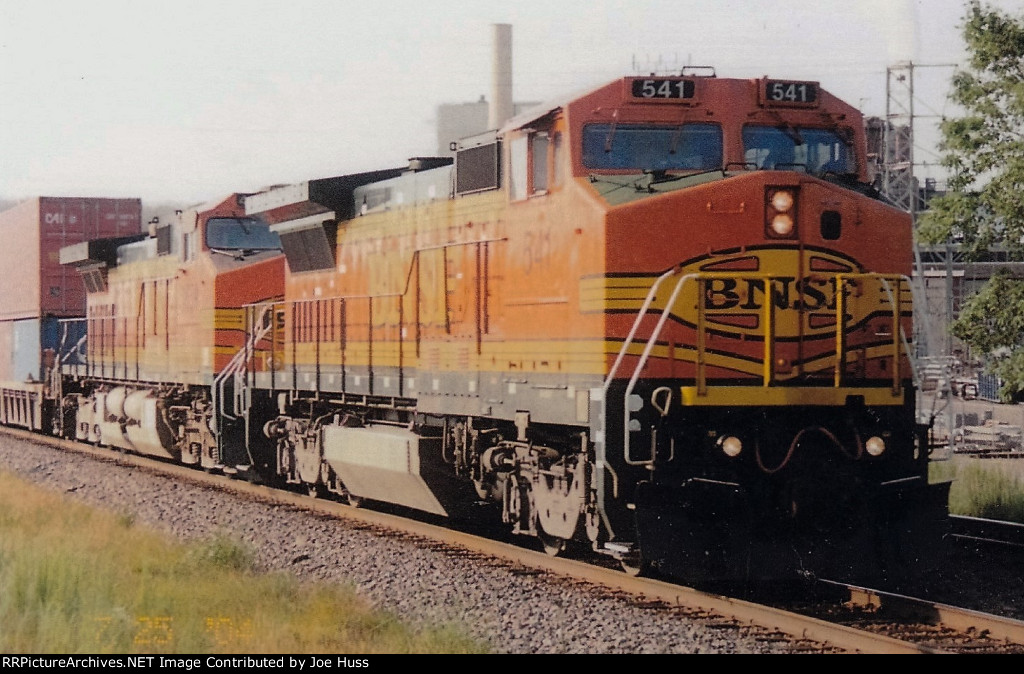BNSF 541 West